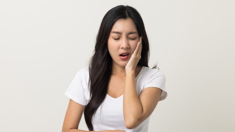 Mengatasi Infeksi Gigi: Mengapa Penting Segera ke Klinik Gigi Terdekat ...